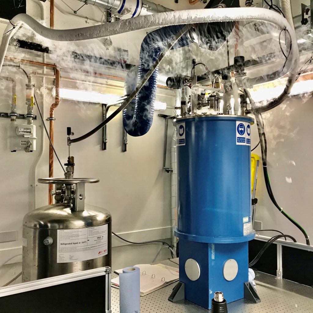 10 T superconducting magnet operational > EXTREMAG